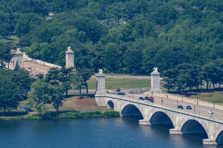 Administration plans intensive, year-round construction schedule for ...