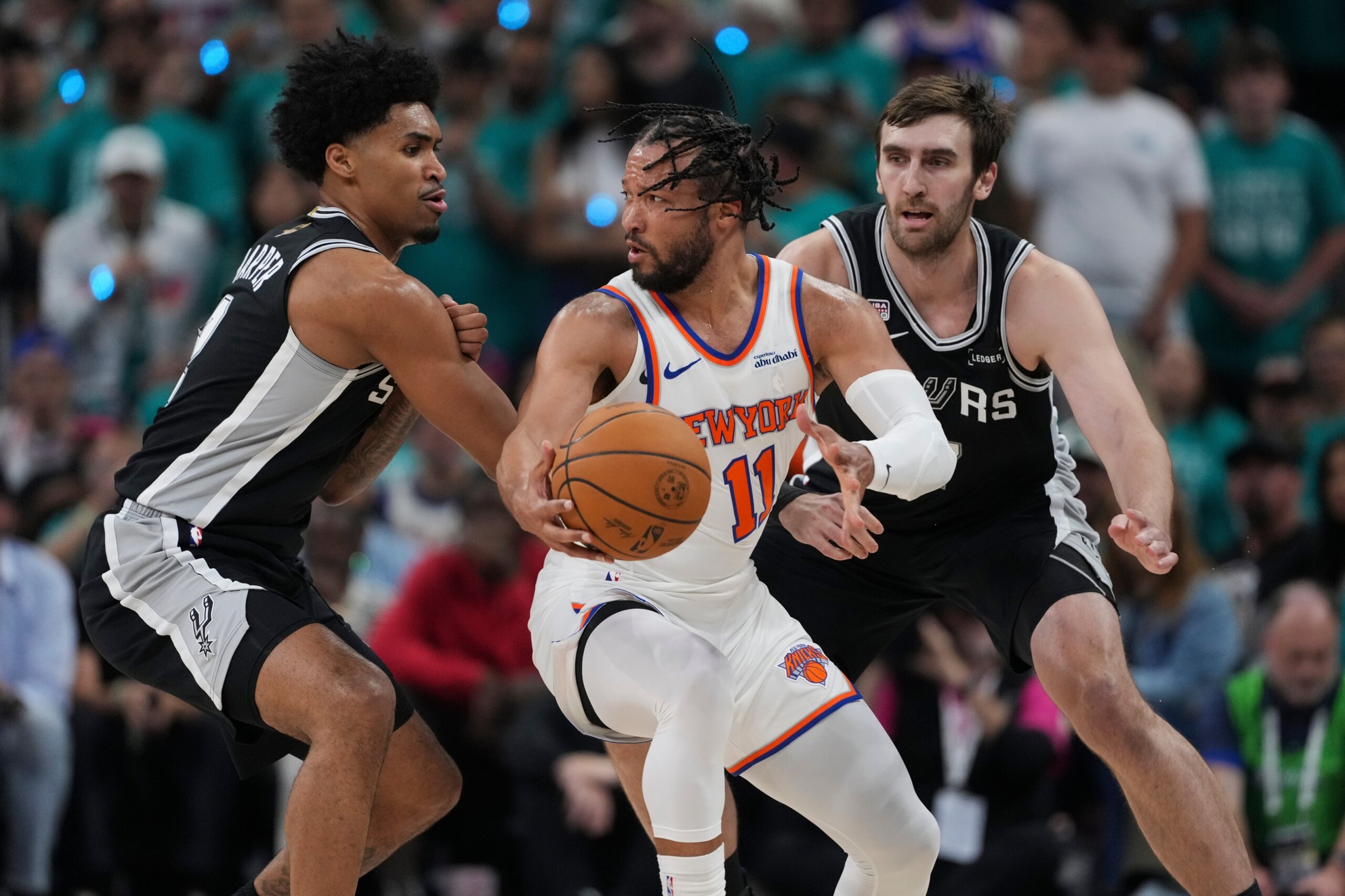 Brunson scores 30 and Knicks finish on 11-0 run, steal Game 1 from ...